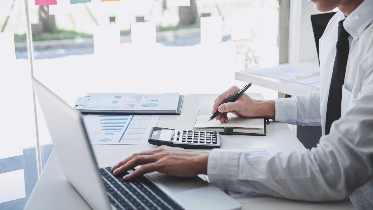 What is the VAT threshold in 2023 and when do you need to register for ...