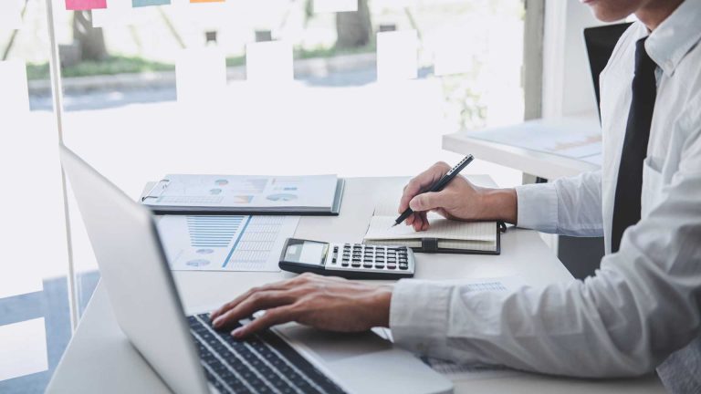 What is the VAT threshold in 2023 and when do you need to register for ...